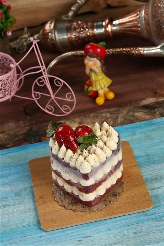 Special Adet Red Velvet Pasta – TARİHİ AYNALI FIRIN